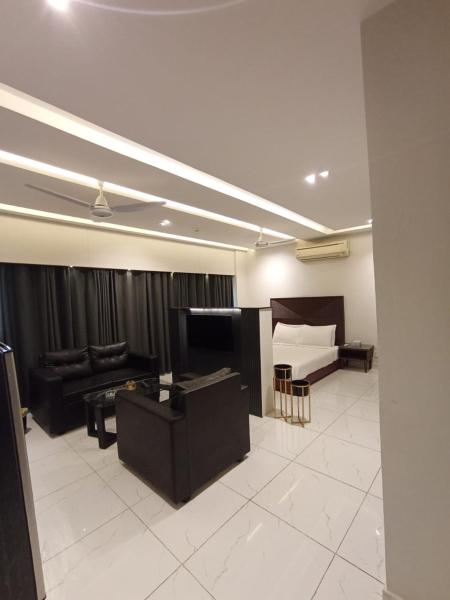 Demure Best Designed Near Airport - 拉哈爾