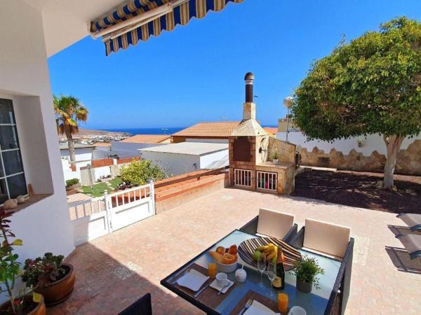 Holiday Home Gemütliches Ferienhaus In Tarajalejo Mit Großem Garten Und Meerblick By Interhome - Fuerteventura