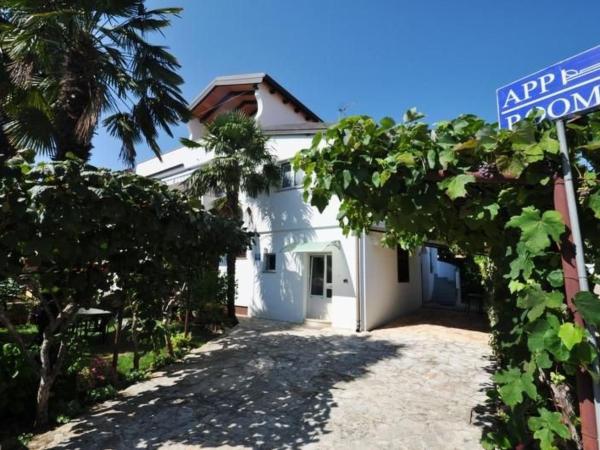 Apartment In Novigrad Mit Privatem Parkplatz By Interhome - Novigrad