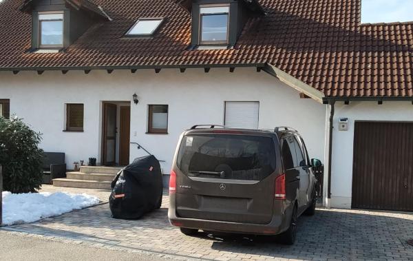 Drei-zimmer-wohnung, Parken Vor Dem Haus - Vilsbiburg