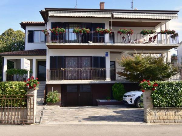 Apartment Große Wohnung In Umag Mit Terrasse Und Grill By Interhome - Umag