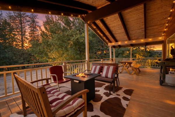 Maple Leaf Lodge By Nw Comfy Cabins - Lake Chelan, WA