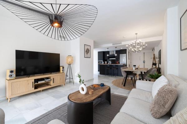 City Center Beach Access Apartment With Style - Marbella