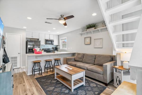 Flamingo Cottage, Has Pool, Near Beach, Great Value - Navarre, FL