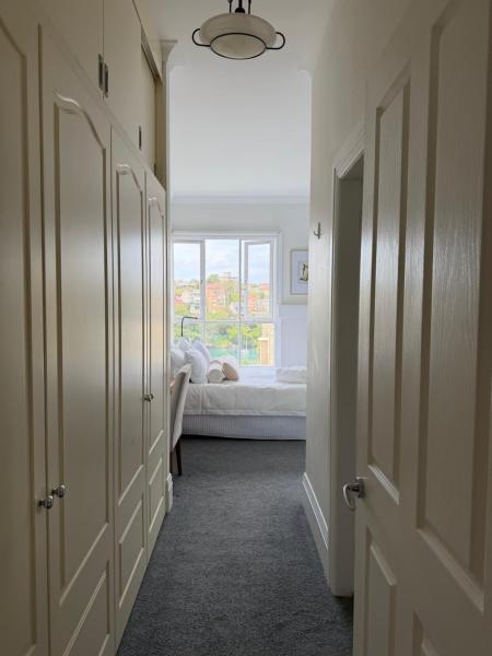 Neutral Bay Stunning Two Bedroom Apartment - North Sydney