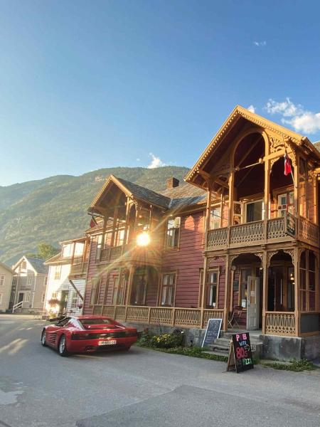 Lærdalsøren Motor Guesthouse - Lærdal