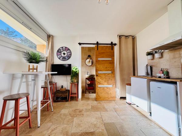 Studio Centre De Hyeres ( 4 Personnes ) - Pierrefeu-du-Var