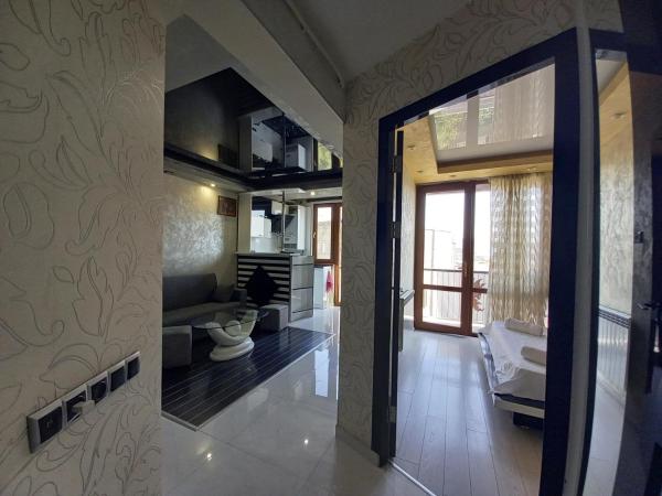 Bright Apartment Near Tumanyan Museum & Sarian Street Cafes - Yerevan