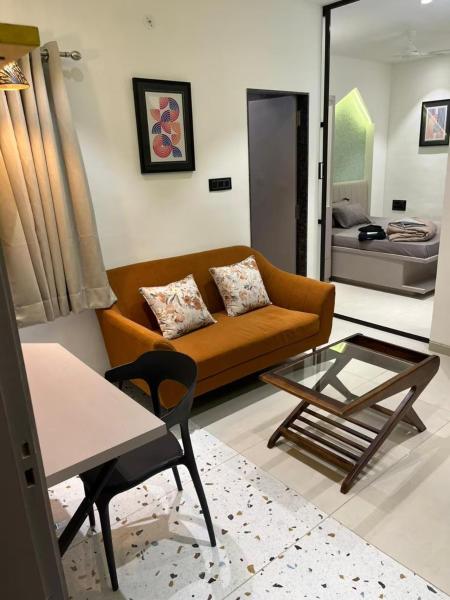 Service Apartment Near Brilliant Convention Centre Vijay Nagar - Vijay Nagar