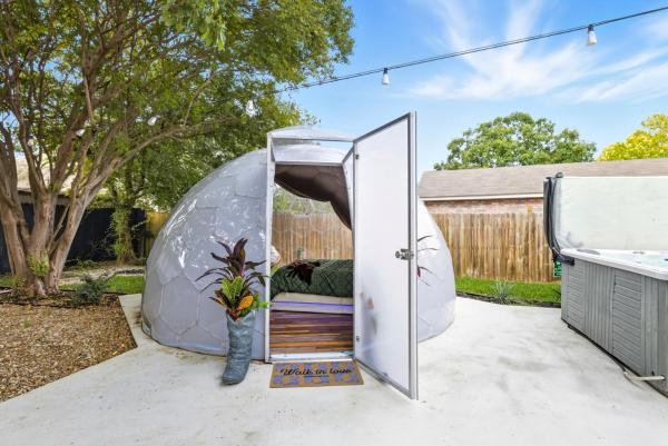 Luxe Family Escape With Games Hot Tub And Yard - San Antonio, TX
