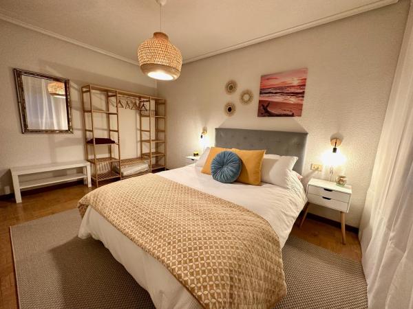 Céntrico Y Tranquilo Apartamento Con Terraza, 3 Habs Y 2 Baños, Garaje Incluido - Aviles