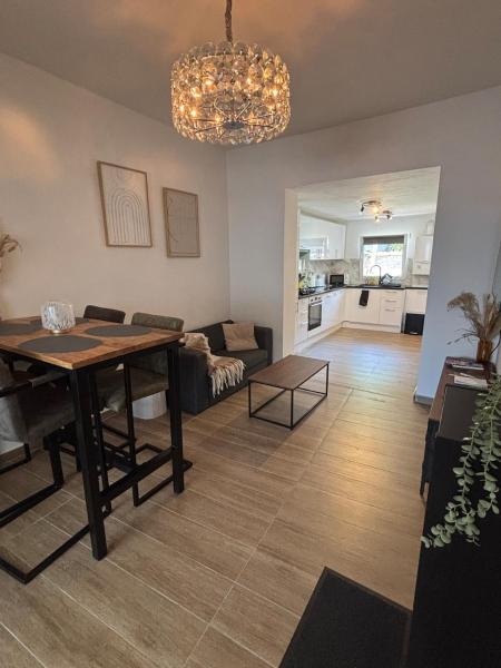 Modern Apartment In Brussels, Ground Floor - Leeuw-Saint-Pierre