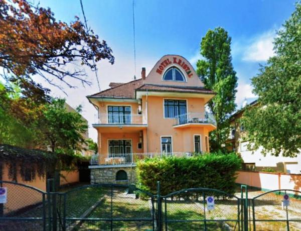Villa Kristal Hotel - Budapest