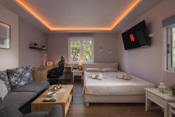 Hot Tub - 5 Min To Beaches - Private Garden - Netflix - Kos