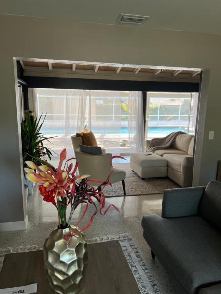 Modern House With Pool Near Downtown - Lakeland, FL