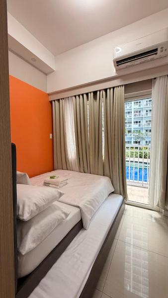 Direct Access To Pool Gk Suite - Manille