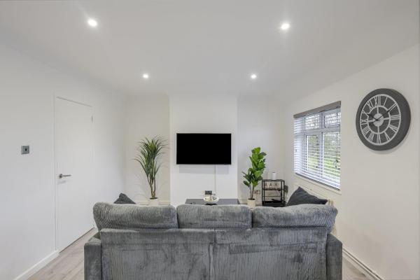 Chic & Cosy 2 Bed Maisonette With Freeparking Near Chelmsford City Centre - Chelmsford