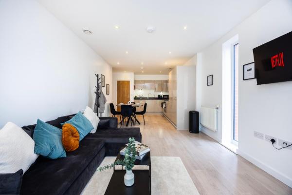 Modern Wembley 2br - Private Parking & Fast Wi-fi - Harrow
