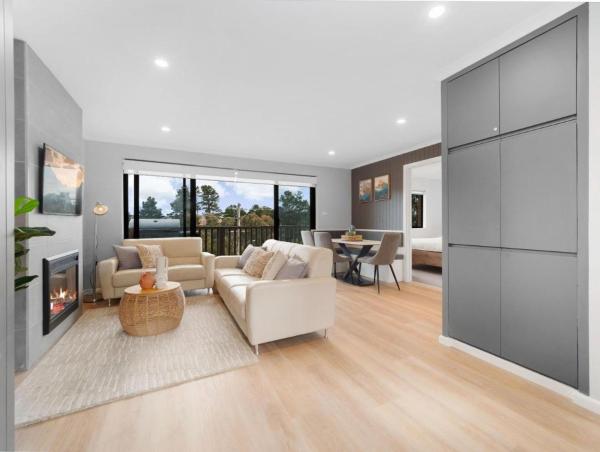 Lakeside Breeze - Jindabyne