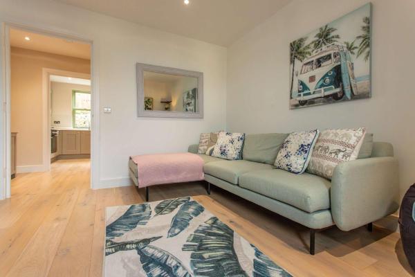 Beautiful Beachside Home In Portland By 53 Degrees Property, Sleeps 6, Perfect For Families And Groups! - Weymouth