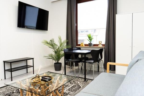 Apartment Central - Free Parking - 5 People - 3 Rooms - 3 Tvs - Boxspring - Wifi - Delmenhorst