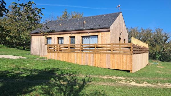 Chalet Au Calme Avec Piscine Hivernale Chauffée - Dordogne