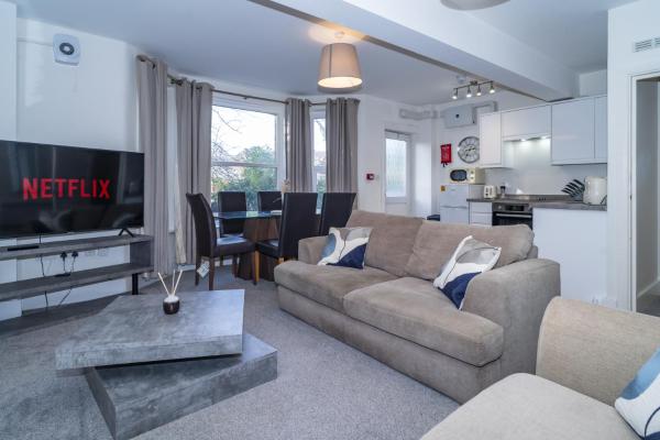 Frant Road Retreat | Private Parking - Royal Tunbridge Wells
