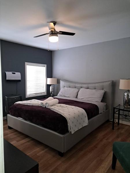 Amazing 3 Bedrooms With 3 Bedroom Apt In The Center Of Beverly Hills - Beverly Hills