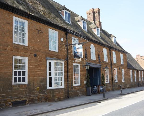 Saracens Head Hotel By Greene King Inns - Northamptonshire