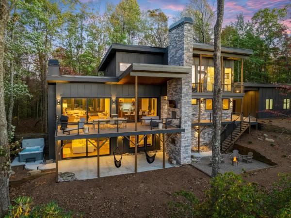 Cedar Mountain - Mountain Views, Hot Tub & Fire Pit - Brevard, NC