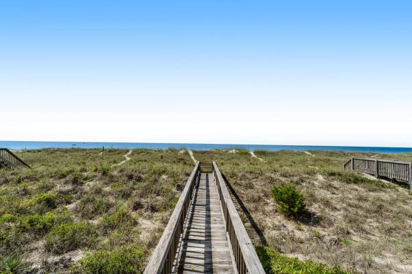 Hb105 J & B's Place - Holden Beach, NC