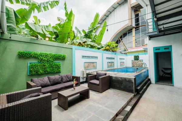 Two Level Villa & Cafe - Central Java