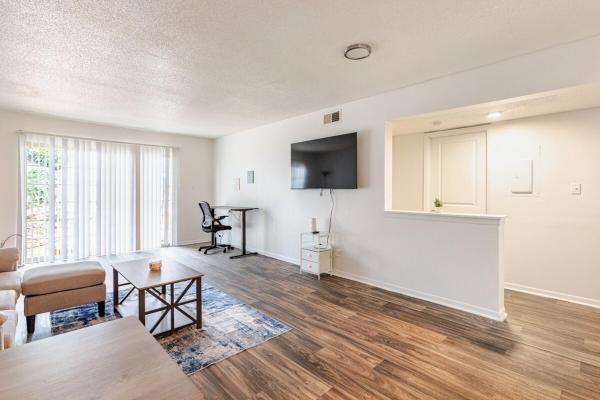 Quiet 2 Br Apt - Near Hospitals - Free Wifi - Splash Pad, Birmingham