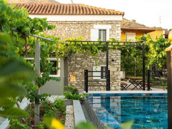 Filippos Traditional Villa - Pool & Garden Retreat - Albanien