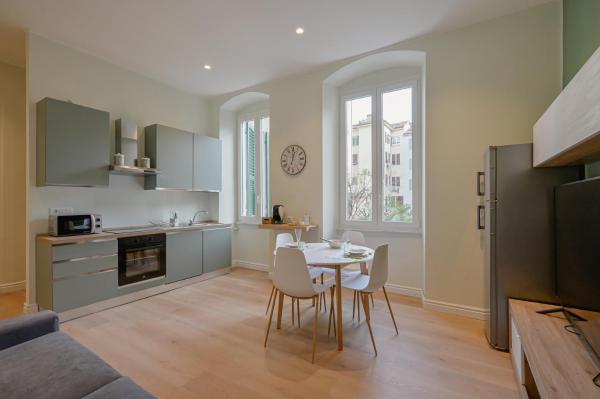 Guesthost - One Step Away From The Historic Center Lovely Flats - La Spezia