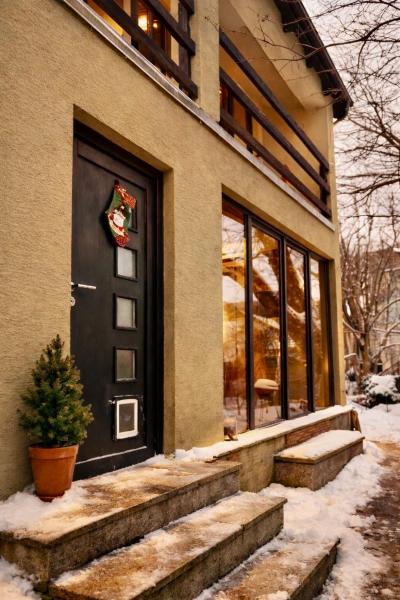 Charming House In Old Town- Private Garden & Bbq - Brașov