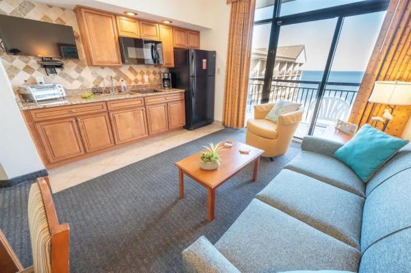 Penthouse! Ocean Front, Close To Barefoot Landing! - North Myrtle Beach, SC