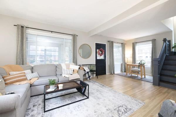 Walk To Highland Square, Sleeps 8 - Akron, OH