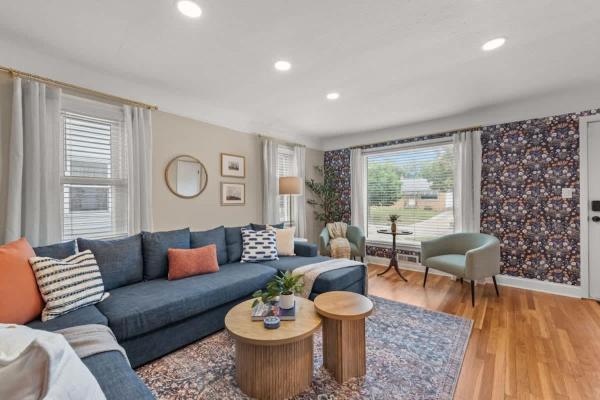 Hot Tub Game Room With Shuffleboard N64 Sleeps 8 - Cleveland, OH