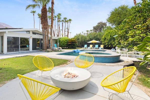 Sunny Lands Vacation Home - 棕櫚泉
