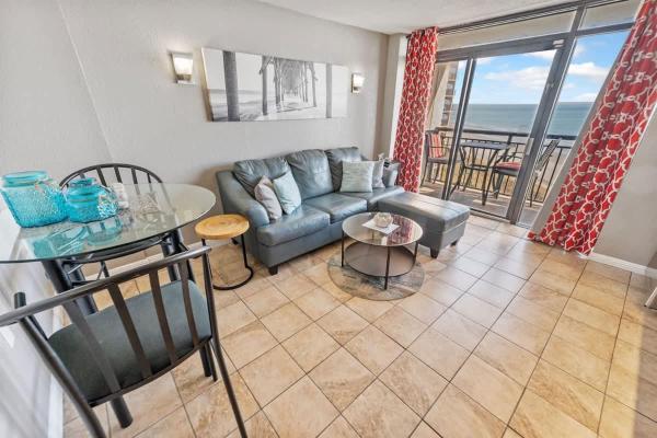 Stunning Oceanfront Remodeled,flooring,new Kitchen - North Myrtle Beach, SC