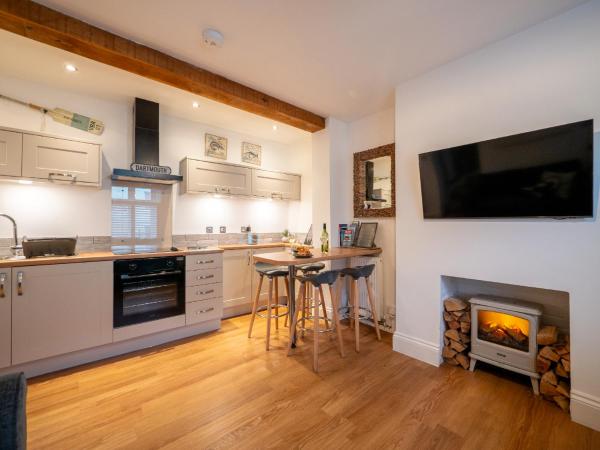 Central Dartmouth Hideaway With Garden & Parking - Dartmouth