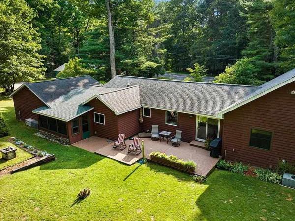 Torch Family Lodge Pvt Acres, Trails Lk Access - エルク・ラピッズ, MI