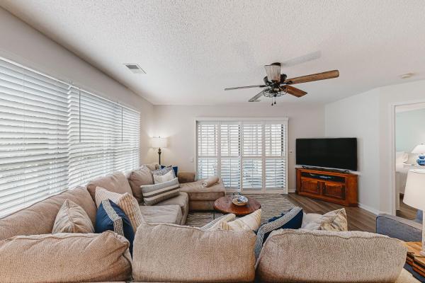 Robin's Nest: Private Balcony, On-site Pools, Golf - Sunset Beach, NC