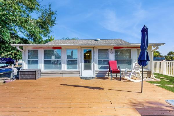 Sh06 Coastal Cottage - Ocean Isle Beach, NC