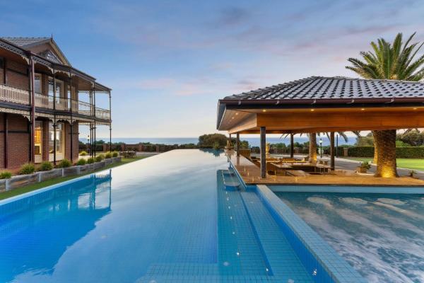 Pelican Clifftop Estate Magistic Views With Pool - Frankston
