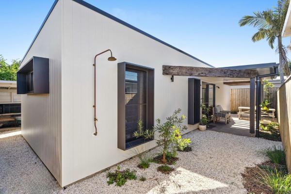 Blue Ash Studio - Lennox Head