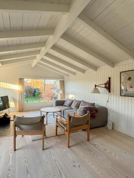 Newly Renovated House Near Beach In Hornbæk - Viken