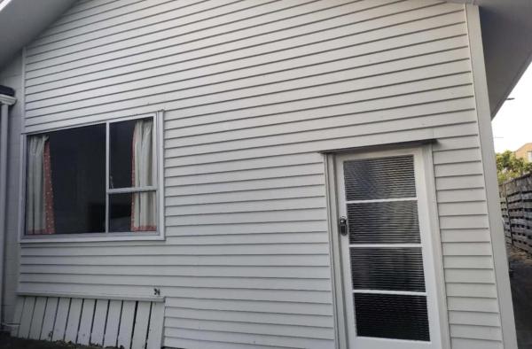 Garden Chalet Including 2 Double Beds And 1 Double Sofa Bed - Auckland