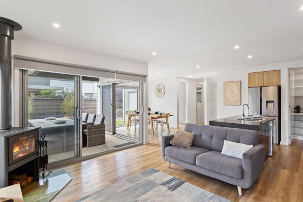 Stylish Townhouse Opposite Golfcourse - Phillip Island